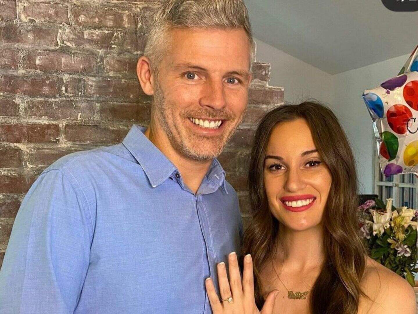 Des Bishop Is Engaged After Eight Months Of Lockdown Romance Crime World